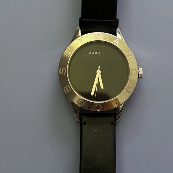 Marc Jacobs | Accessories | Marc Jacobs Round Black Leather Watch ...